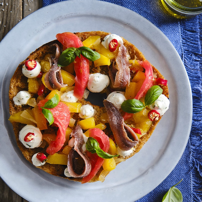 Frisa con Alici del Mar Adriatico e chutney di mango | Rizzoli